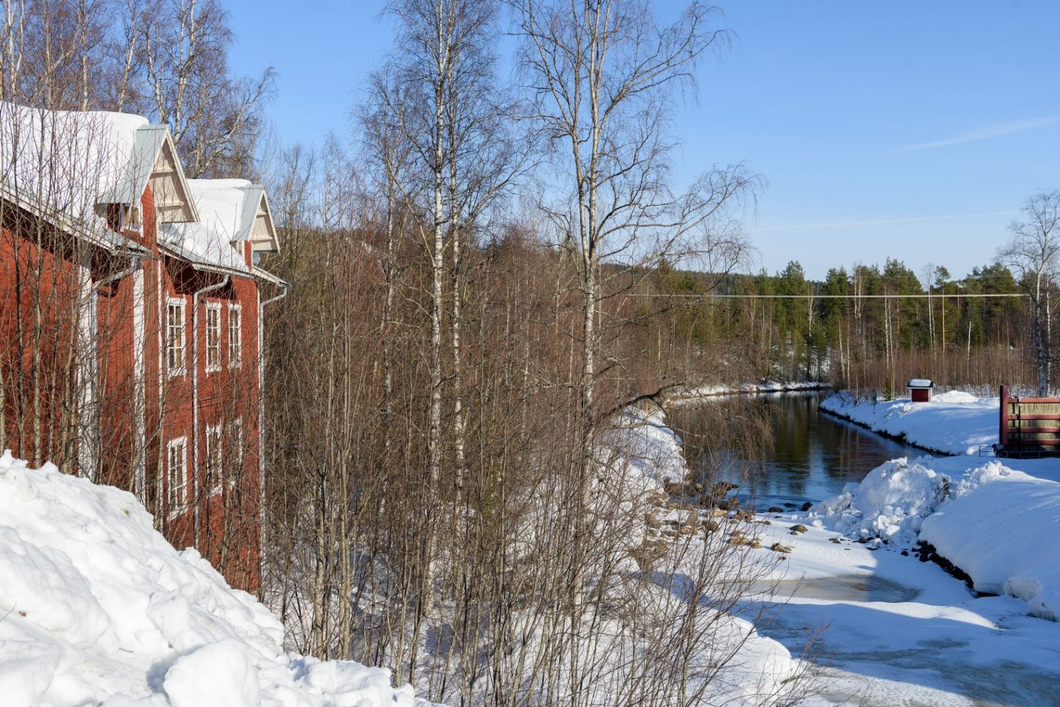 Gamla kvarnen vid ån – jättehus till fyndpris | nu.se